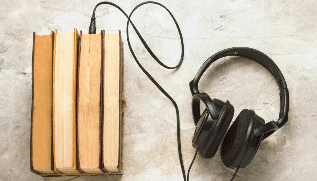 Lyssna på ljudbok eller läsa själv – vad är bäst? | Allas.se